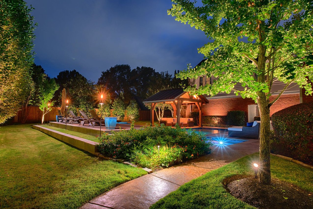 Lighting Around Your Pool: 4 Great Ideas to Consider